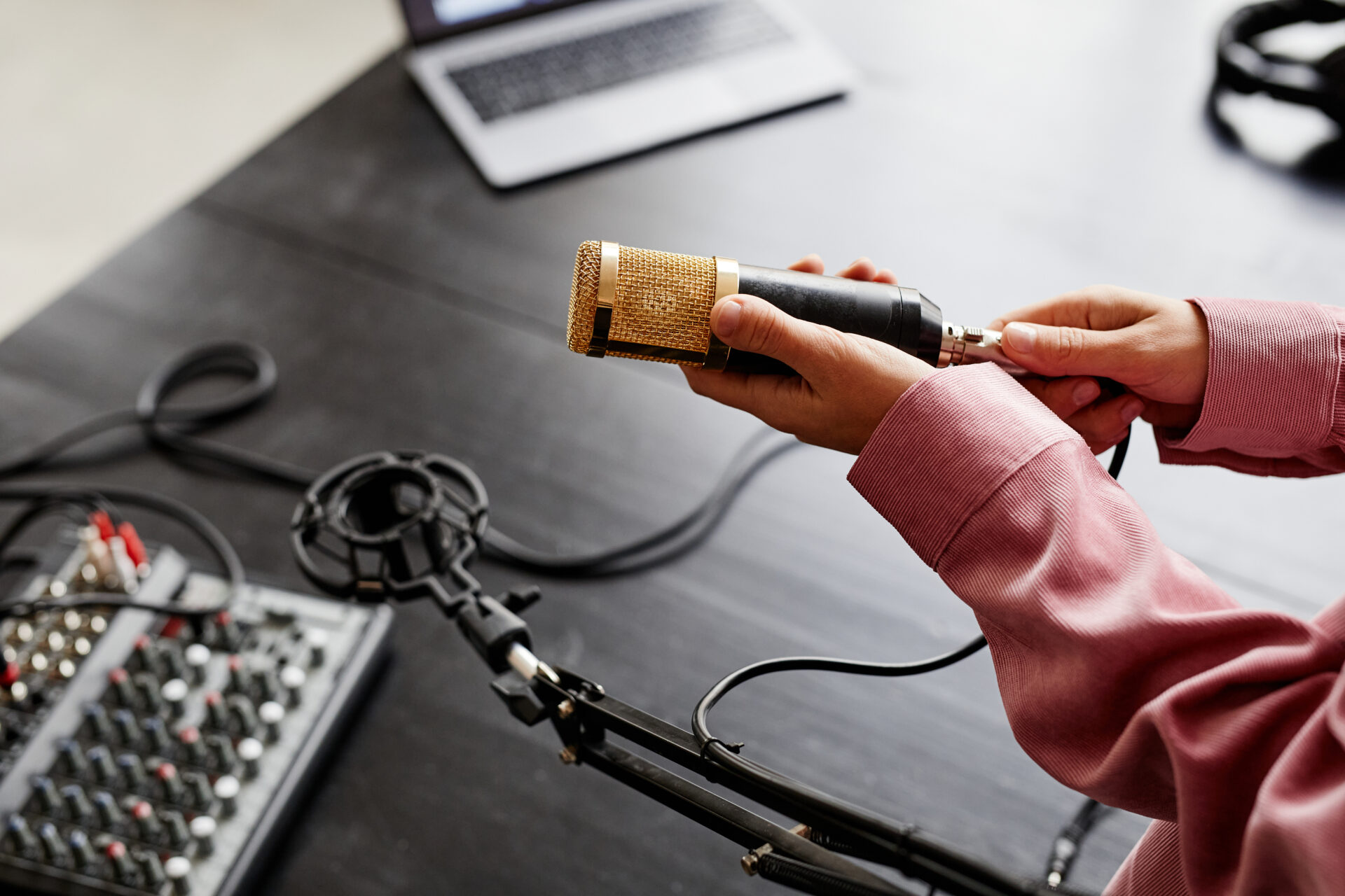 How To EQ Room Mics: Best Equalizer Settings (2025)